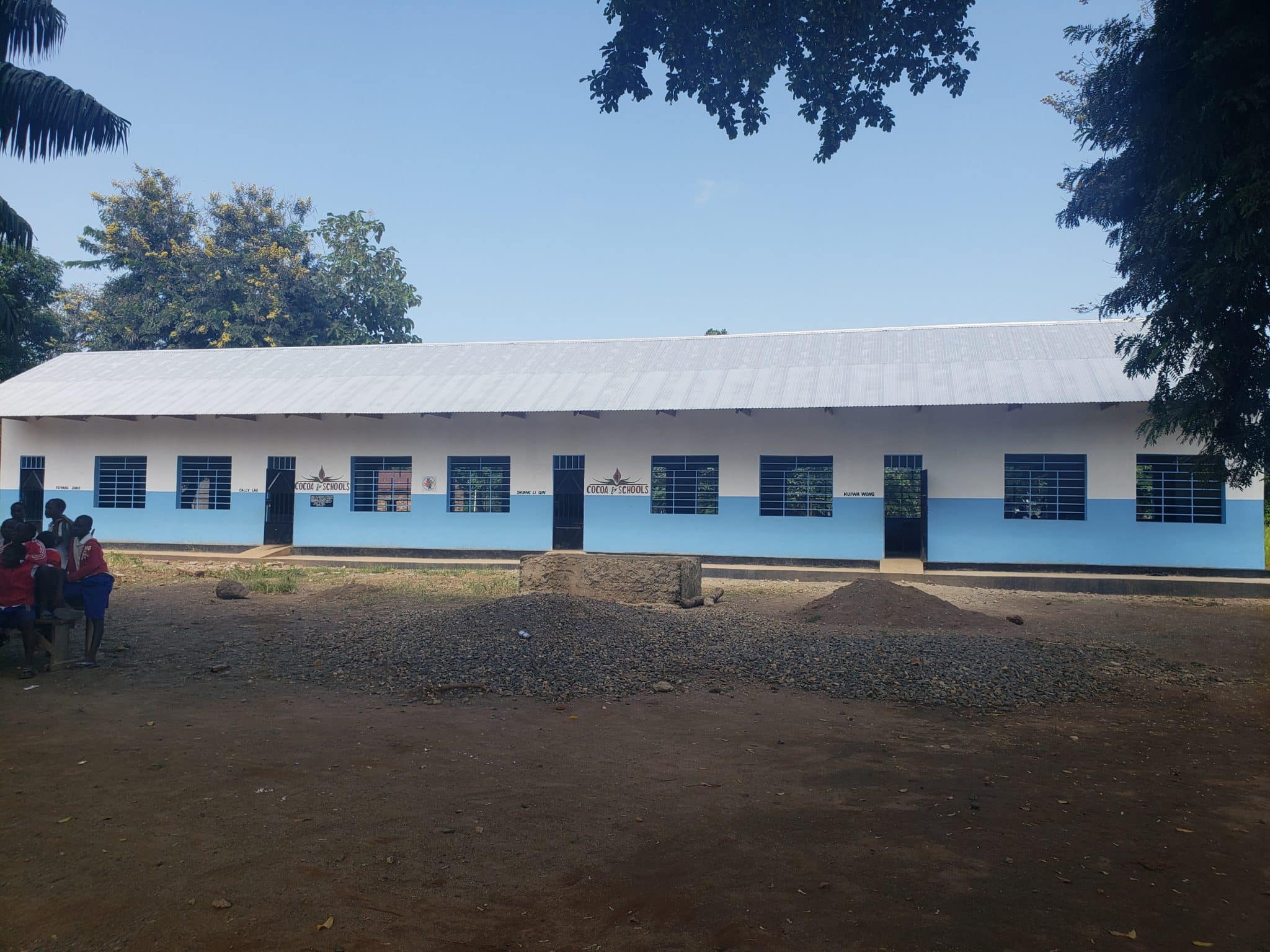 Hop4kids and Cocoa for Schools celebrate the new building built at ...